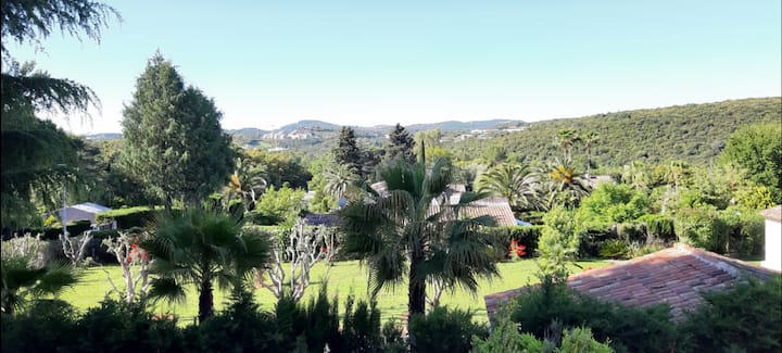 Charmant 2 Pièces Dans Villa Provençale Au Calme - Juan les Pins