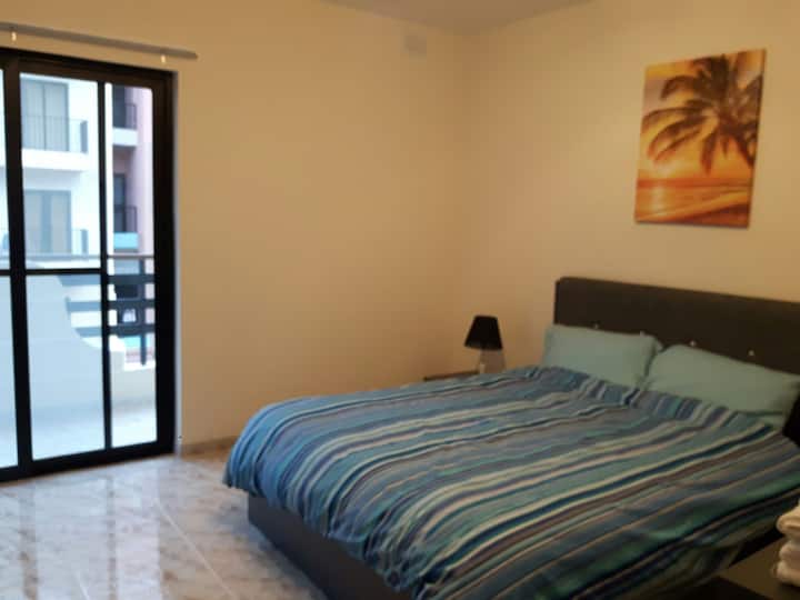 A Lovely 3 Bedroom Apartment In Bugibba - Malta
