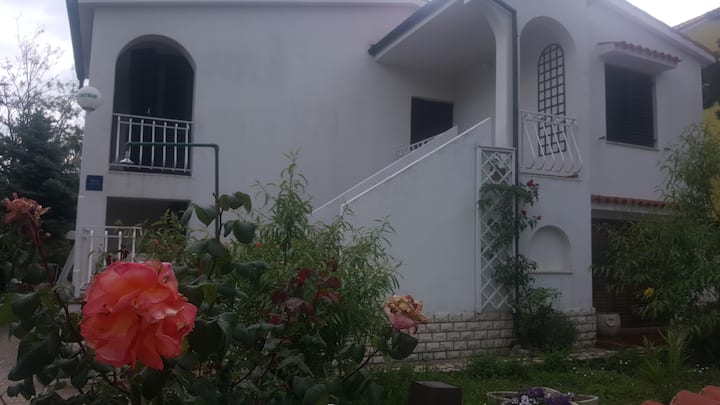 Lola's Summer Apartment - Baška Upper Floor - Baška