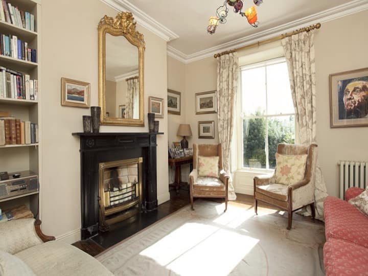 Gracious Period House , City Centre - Dublin