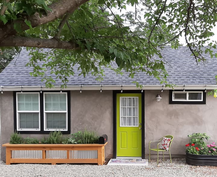 Long-term Retreat At Charming Redding Cottage - Redding, CA