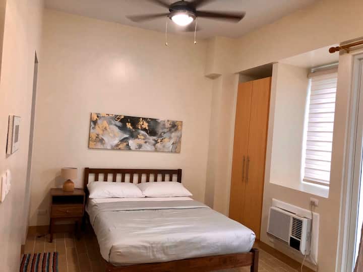 Cozy And Comfortable Executive Studio Unit - Iloilo City