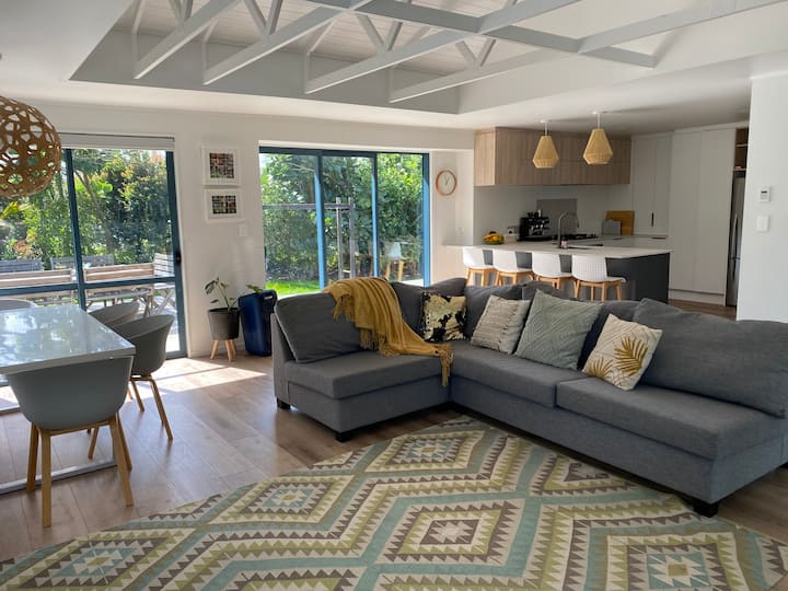Sunny 9-acre Family Stay – Near Mangawhai Village - Mangawhai Heads