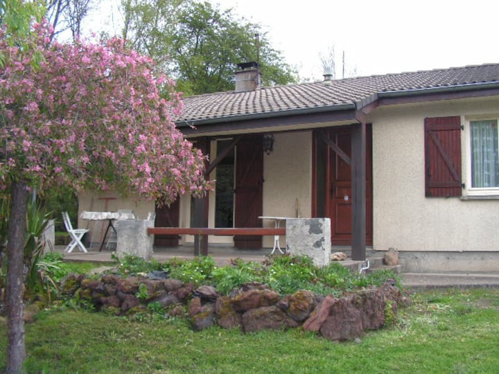 Gîte L’écureuil Au Cœur Des Volcans D'auvergne - Murol