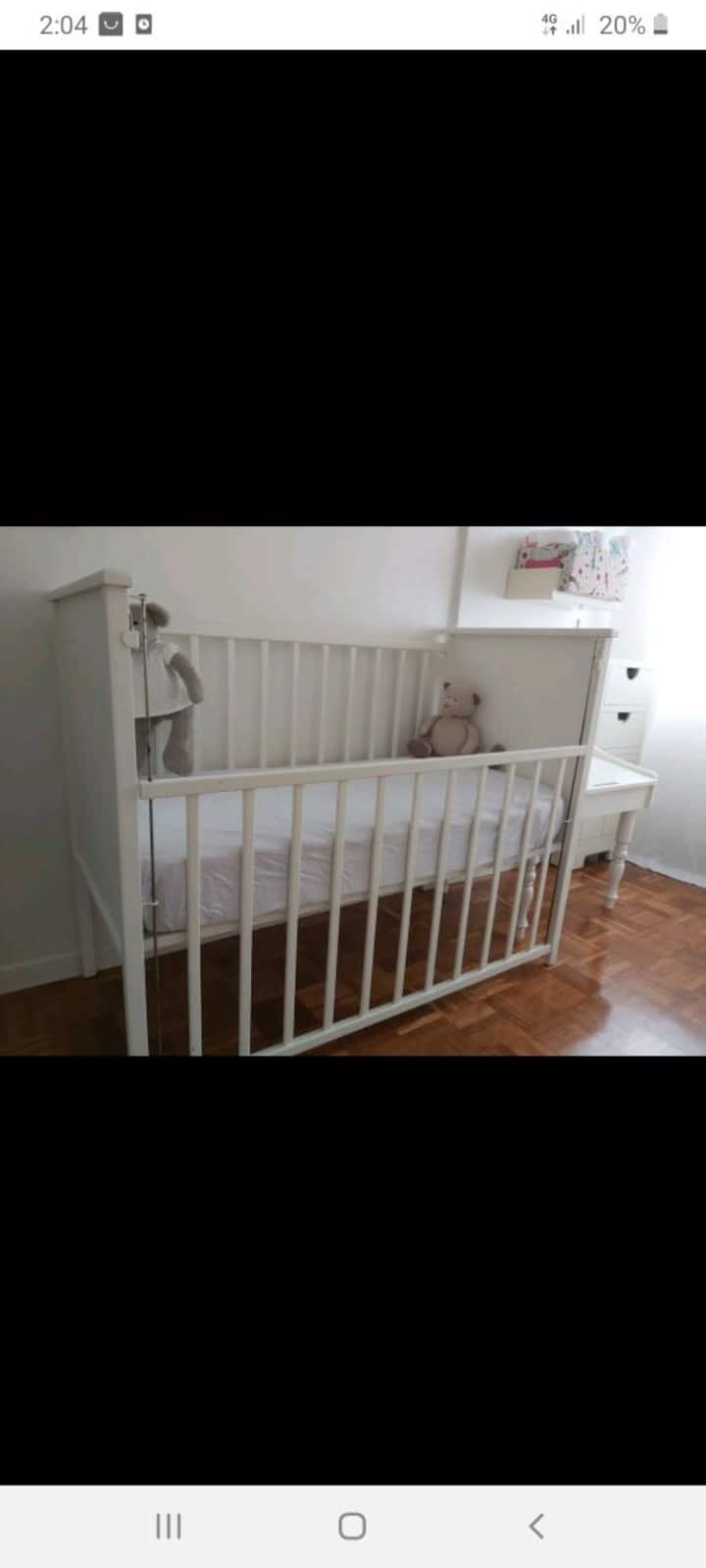 Habitacion Infantil Con Cama Montesori Y Cuna - A Coruña