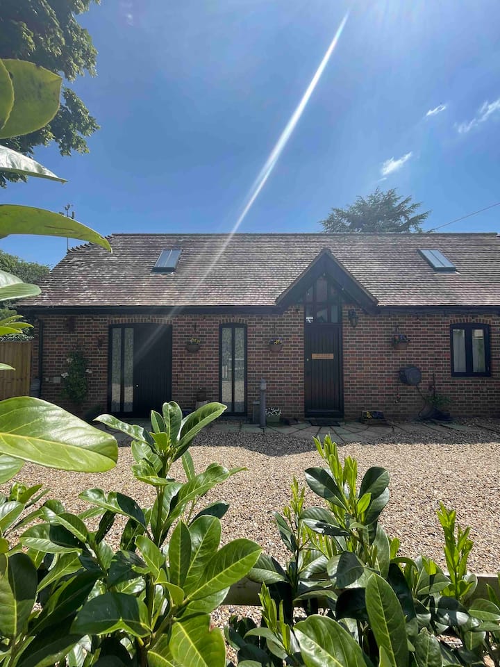Rural New Forest Cottage - The Lodge At Stocks - Fordingbridge