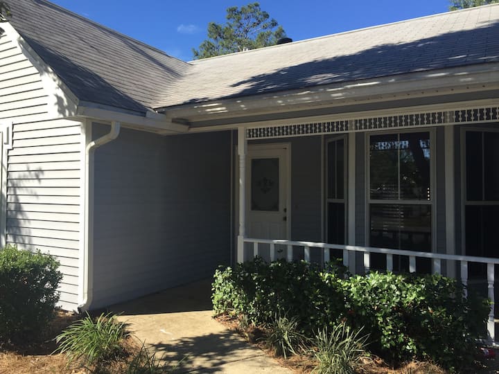 Cozy 3 Bed, Short Drive To Beaches - Niceville, FL