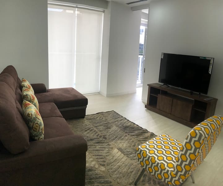 Luxory, Edf. Yoo, Pool, Ecxlt Location, Wifi, View - Quito