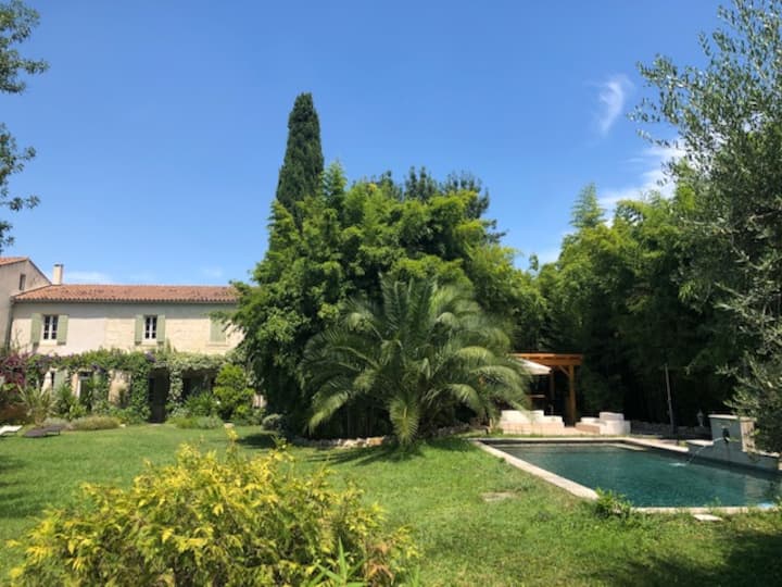 Mas "Le Maribiac " : Un Petit Coin De Paradis - Arles