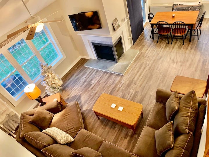 Heart Of The Lakes Region With All The Amenities! - Laconia, NH