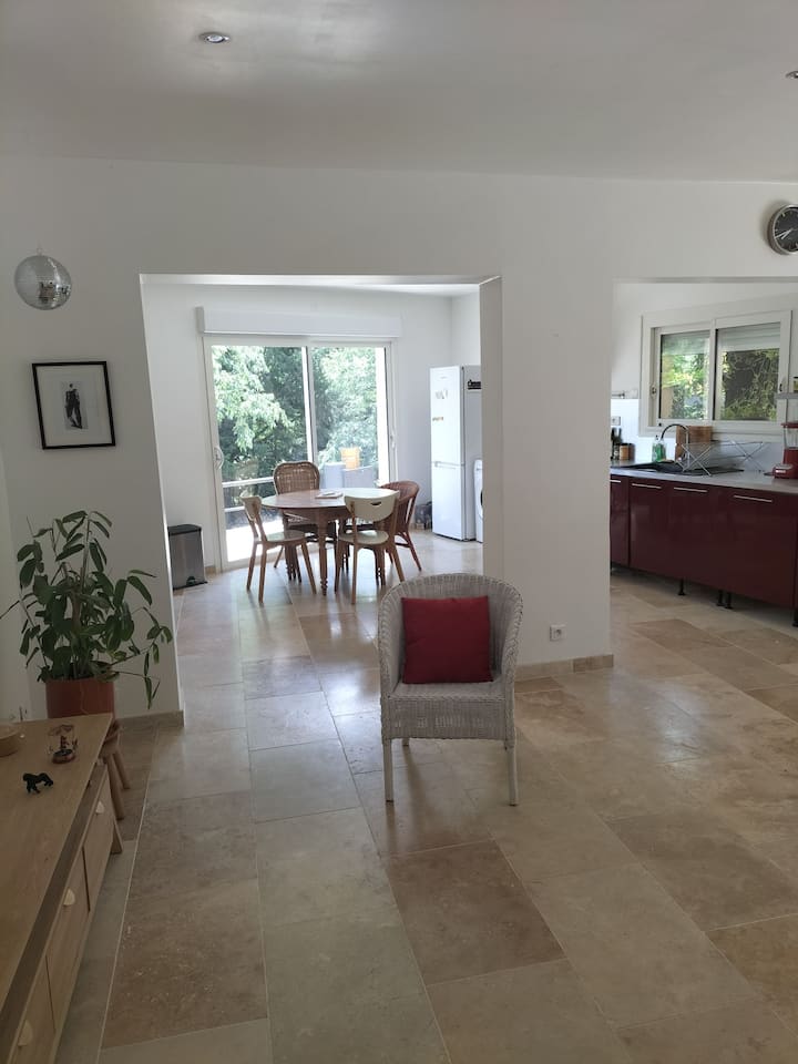 Chambre Mi-campagne Mi-ville. - Villeneuve-lès-Avignon