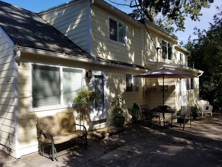 1 Cozy Flat W/ Office. Garden/creek Views - Salem, OR