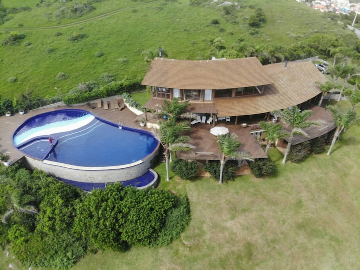 Mansão Com Vista De 180 Graus Para O Mar. - Garopaba