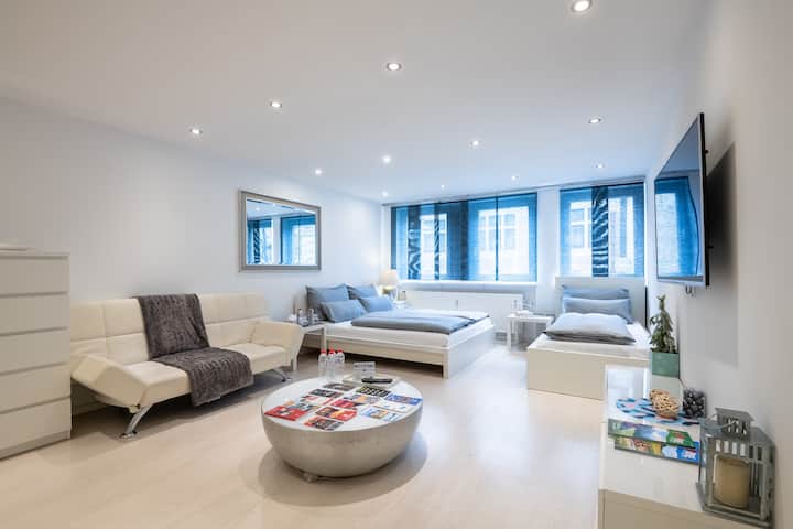 Lisa’s Deluxe Oktoberfest 2br Suite - Munich