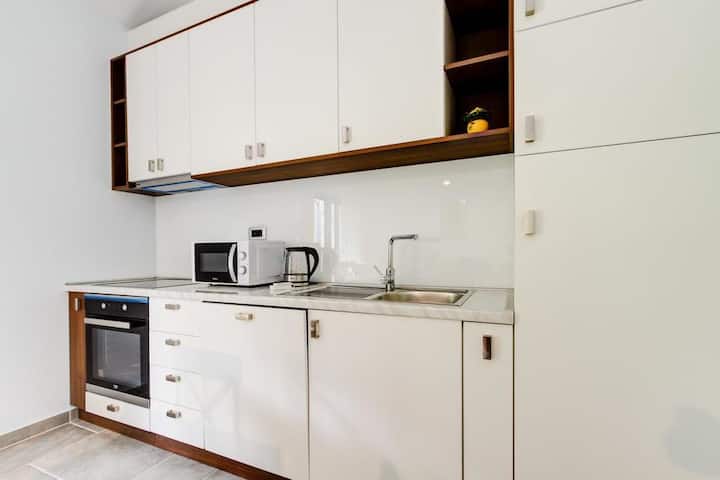 Hedera Residences Four Bedroom Suite With Sea View - Kotor