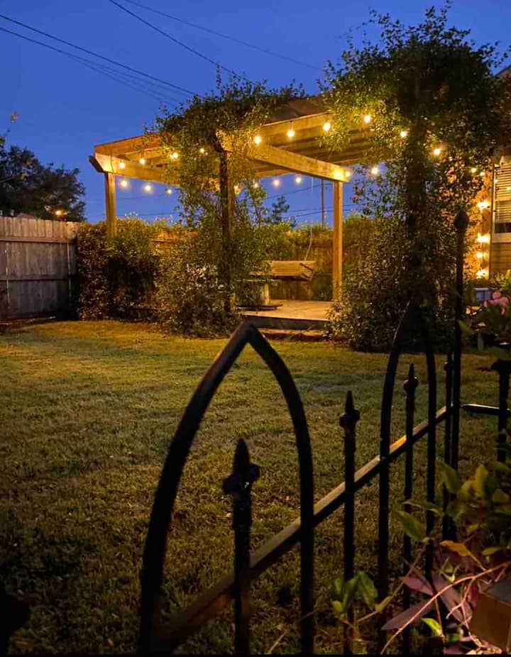 1 Room Wonder: Comfortable And Cute - Houma, LA