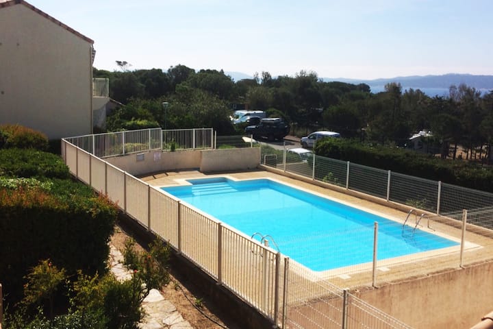 Logement 4 Personnes, Vue Panoramique Et Piscine - Porquerolles