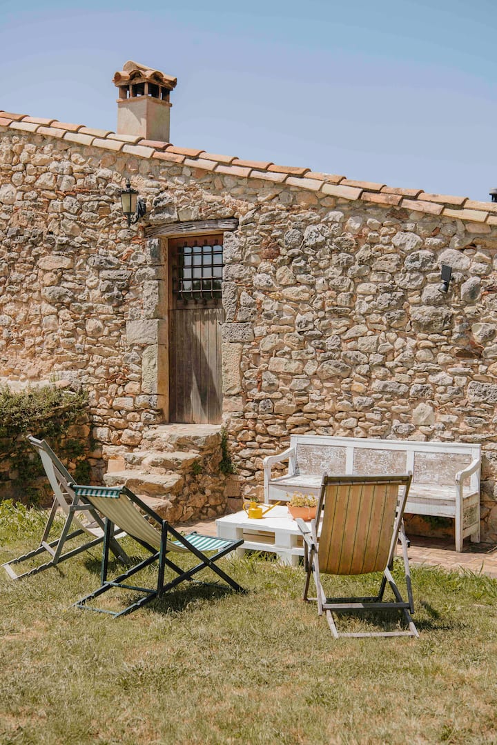 Farmhouse In The Countryside. - Amer