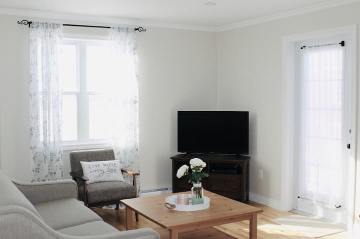 Rolling Cove Suites - The Annie Suite - Bonavista