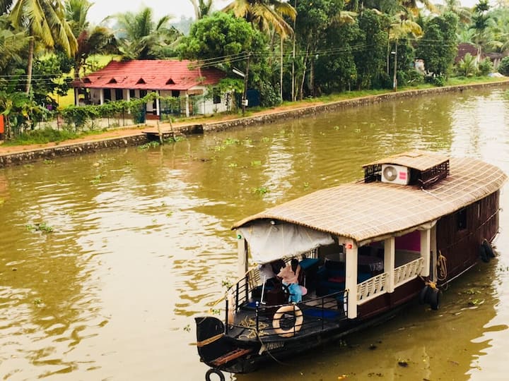Tranquildays Tours..houseboats And Shikkara Rides! - Alappuzha