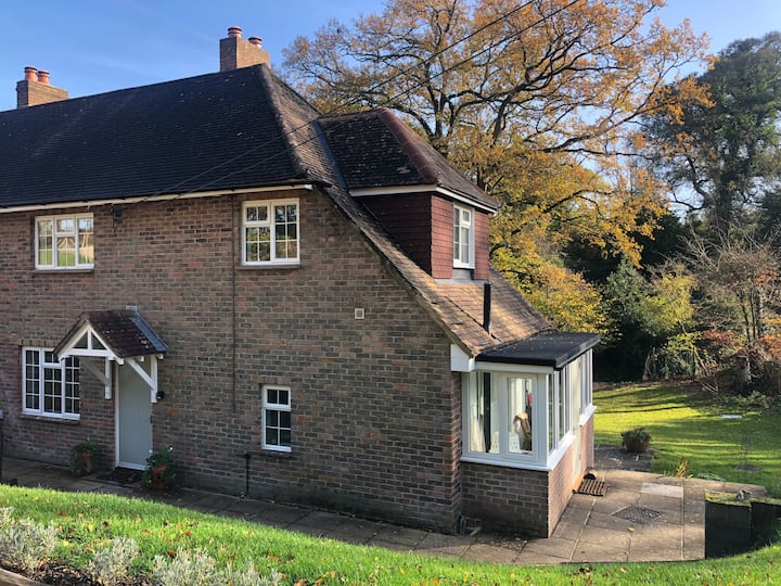 Cozy Country Cottage (No2 Middle Oakshott) - Petersfield