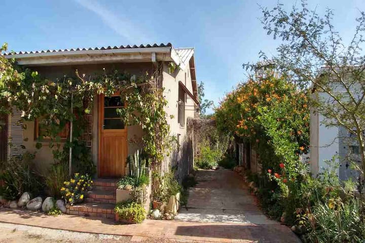 Spacious Separate-entrance Apartment, Stellenbosch - Stellenbosch