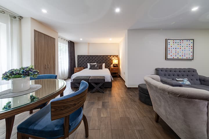 Spacious Apartment 1 Block From Reforma - Mexico City