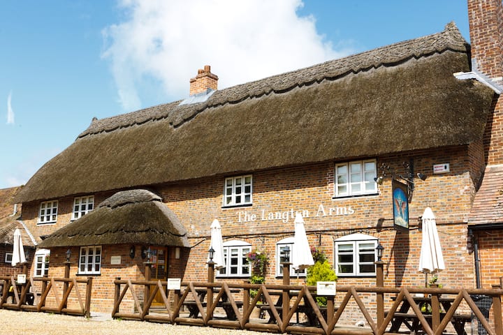 The Langton Arms - Dorset - Blandford Forum