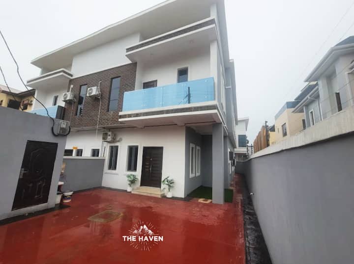 Magodo GRA Phase II Vacation Rentals & Homes - Ikeja, Nigeria | Airbnb