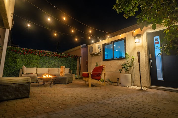 The La Lounge - Los Angeles, CA