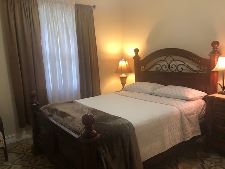 Newly Renovated North Port Suite - North Port, FL