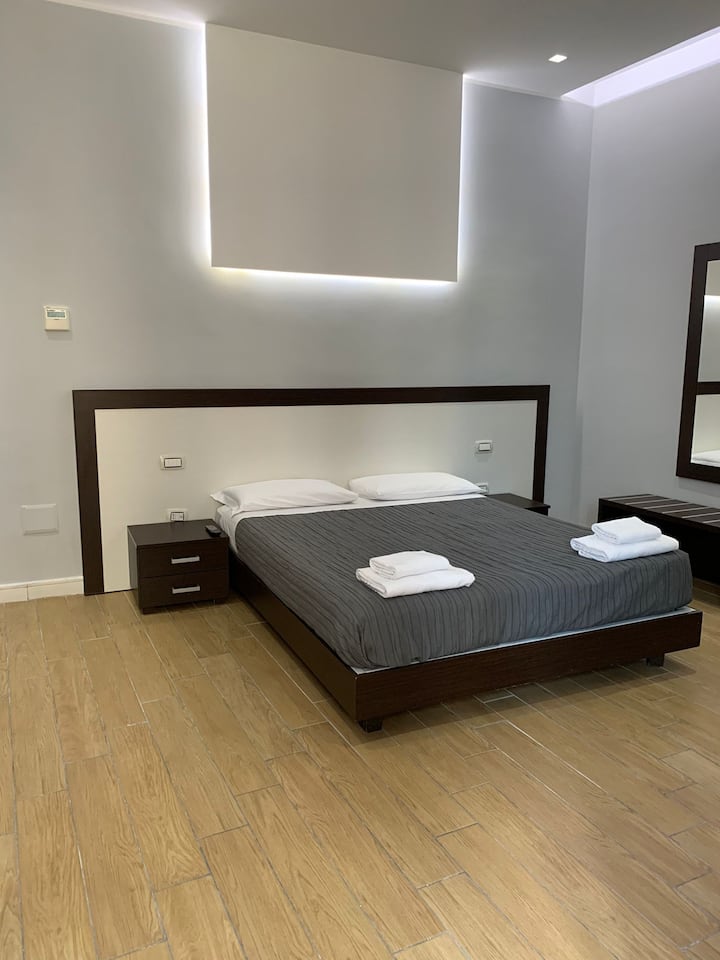 Big Apartment With Private Kitchen - Rom