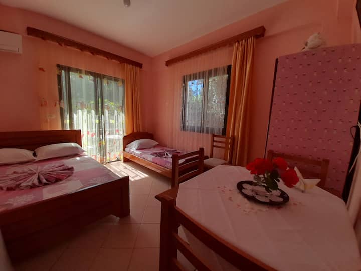 Alyvia Guesthouse Peaceful Studio W/garden View #3 - Ksamil