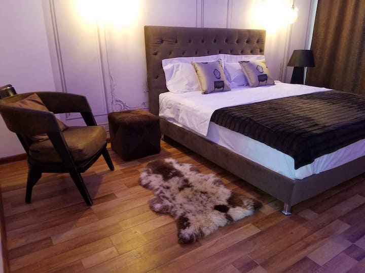 Fully Renovated 2 Bedrooms Apt In The Heart Of Ub - Ulaanbaatar