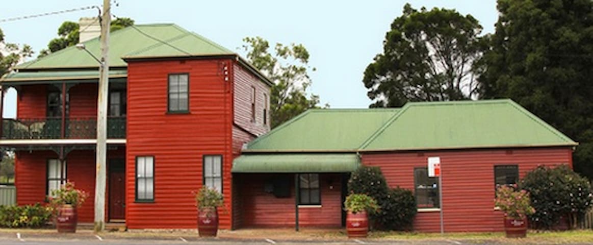 The old Branxton Inn heritage building 【 SEP 2021 】 House in Branxton ...