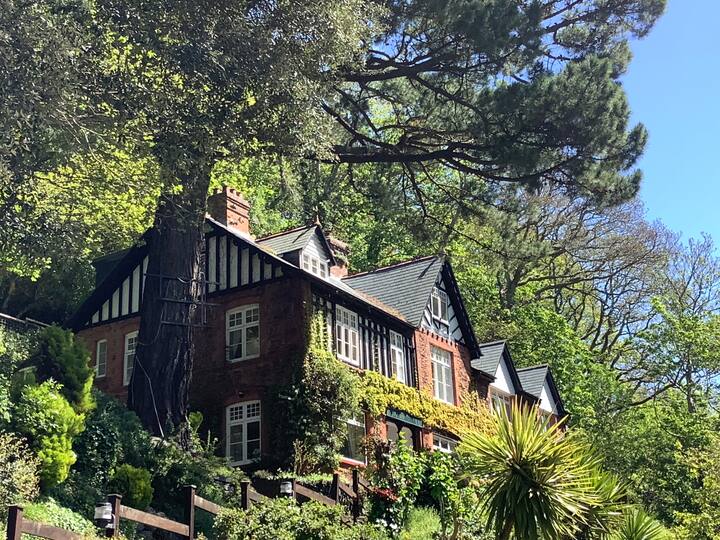Room With A View. : Room 7 - Lynton