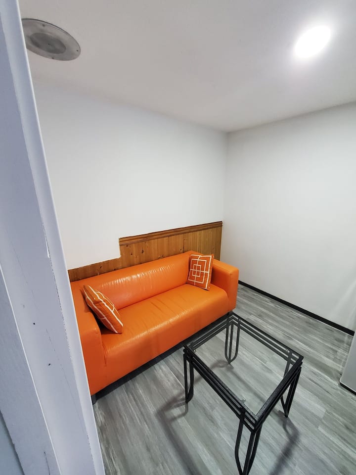 A 2 Bedroom Apartment With The Mall A Block Away - Tiki Island, Cherry Valley