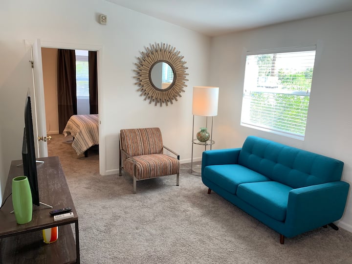 Private Camelback East Apartment - Phoenix, AZ