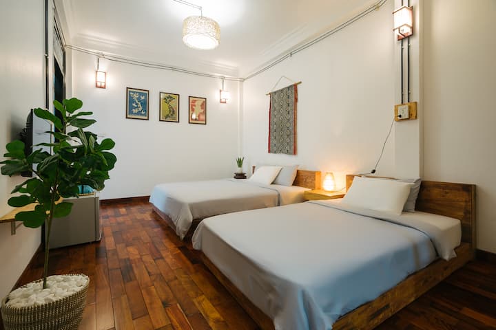 Green Balcony - Hanoian Home In Central - Hanoi