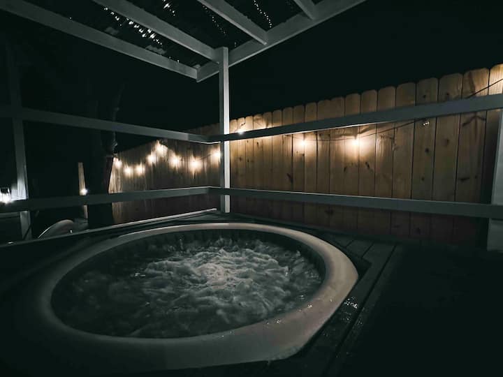 Sleeps 16 | Close To Uptown | Hot Tub | Pets Ok - Charlotte, NC