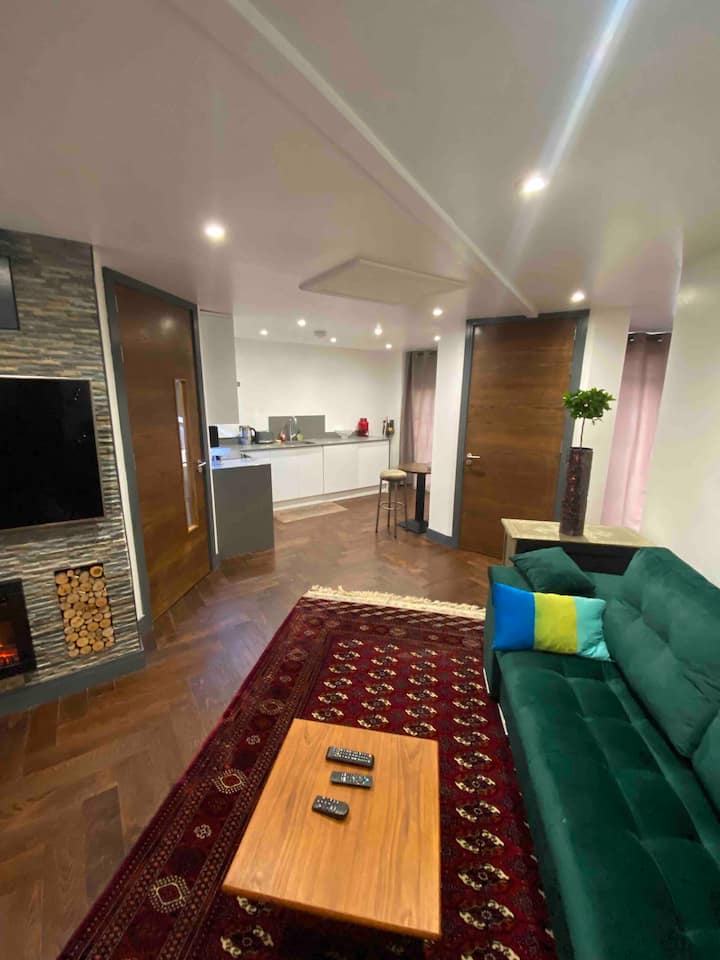 Clean Modern Bungalow With Parking & Bath Tub - Bath