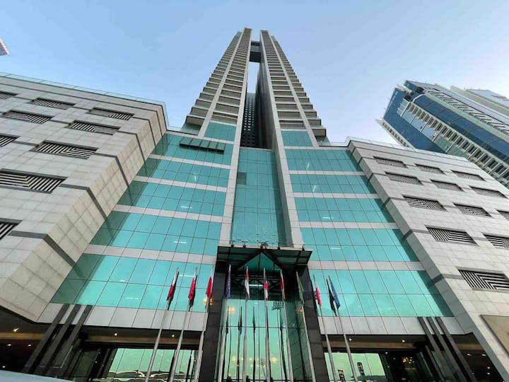 Extraordinary Sea View Apartment - Manama