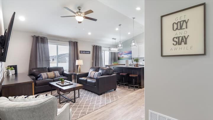 Cozy Townhome In The Heart Of Rigby (Sleeps 12) S - Jefferson County Lake, Rigby