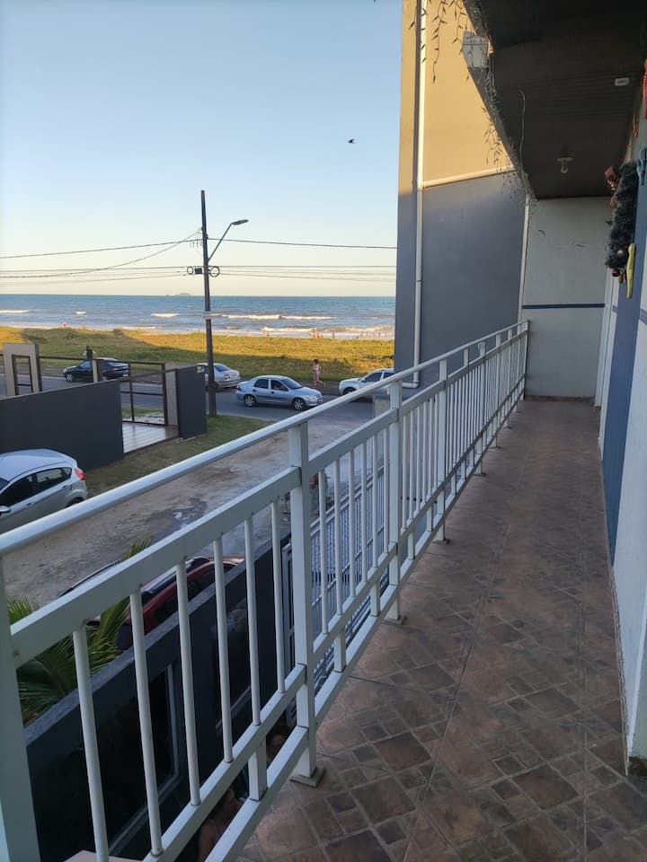 Sobrado Confortável Com Bela Vista Para O Mar. - Matinhos