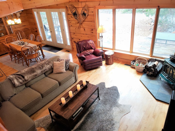 Cozy Log Home - Collingwood, Blue Mountain - The Blue Mountains