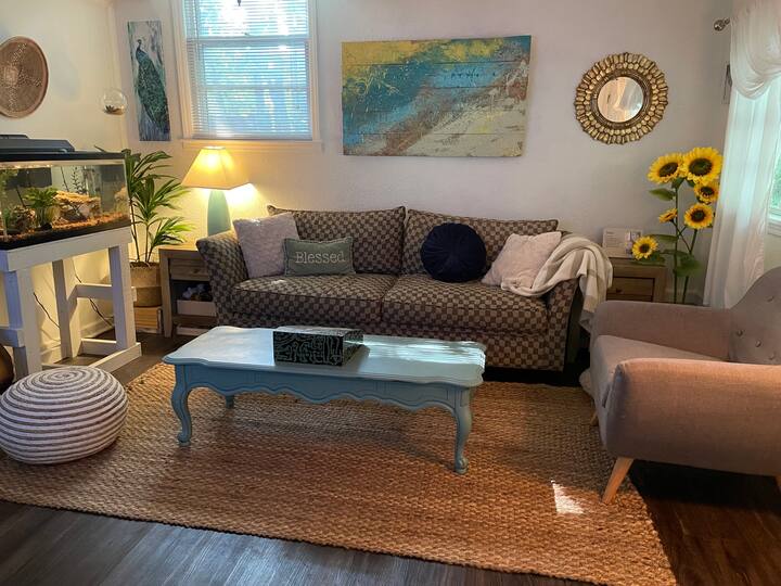 Lovely Boro Bungalow - Murfreesboro, TN