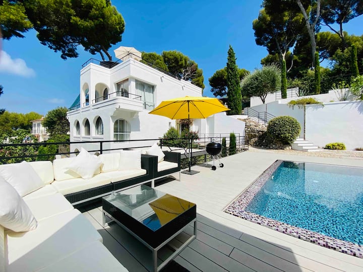Cap Dantibes Villa With Sea Views, Walk To Beach - Antibes