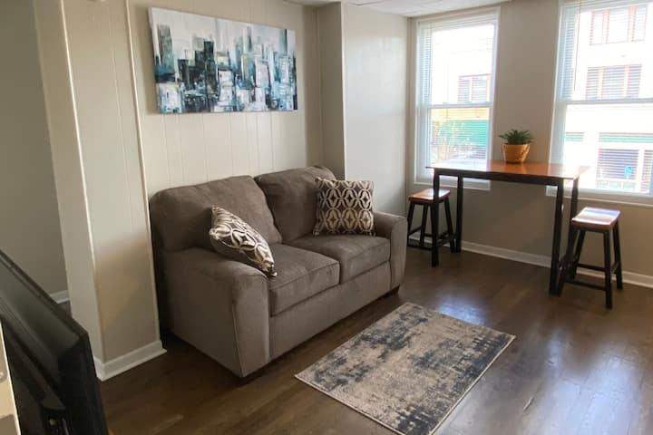 Modern Apartment In Downtown Coshocton - West Lafayette, OH