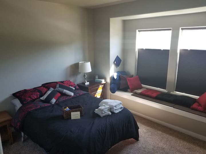 West Valley Single Room. Close 2 Hospital - Yakima, WA