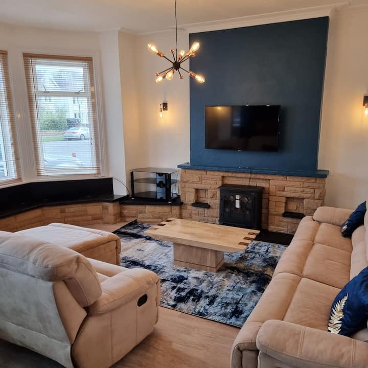 Spacious Flat, 300m From Beach - Bournemouth